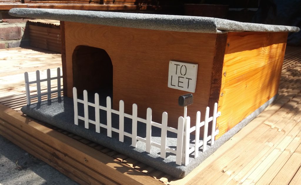 Hog House (2) - Hedgehog Street